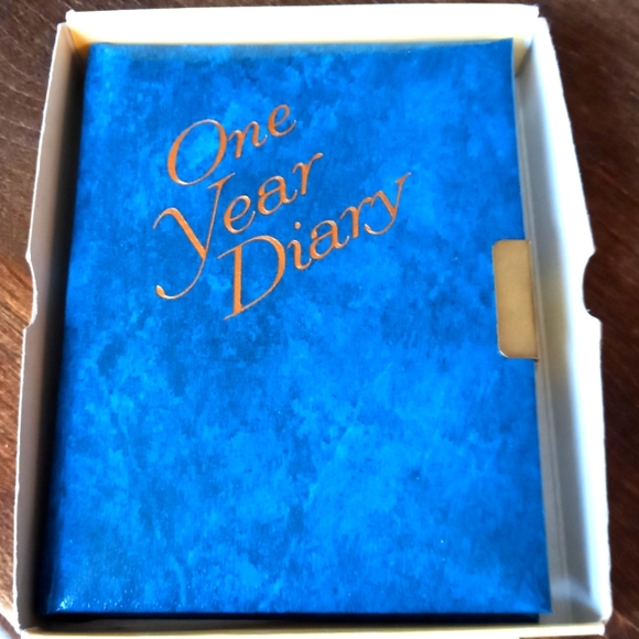 Vintage | Office | One Year Dairy Journal With Lock | Poshmark